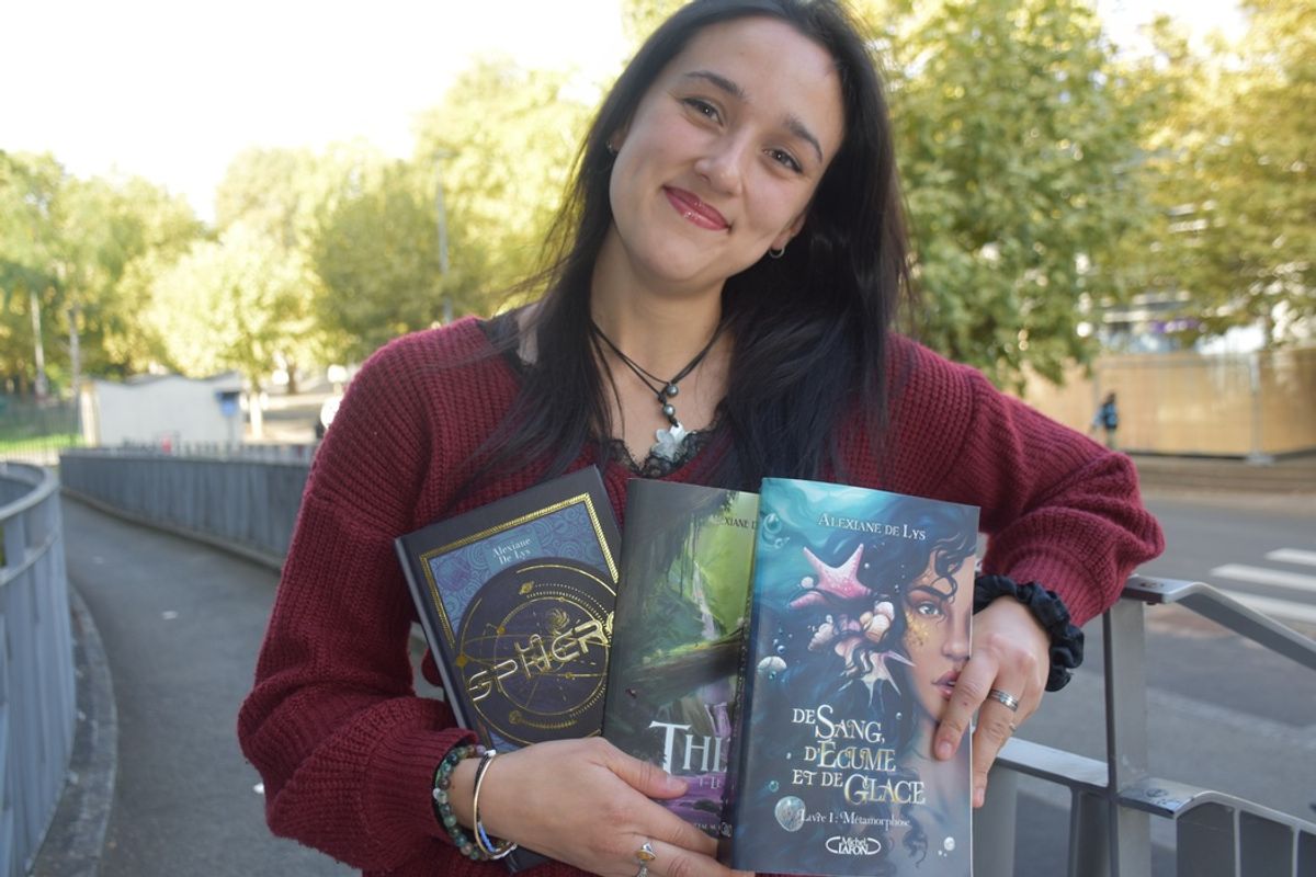 Alexiane De Lys dédicace en avant-première son dernier roman dans une ...