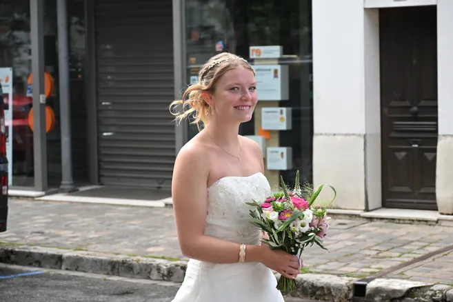 À Châteaudun, Lélia Caijo-Letourneux est couronnée rosière 2025 - L ...