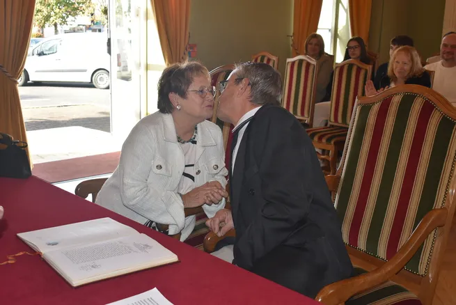 OUZOUER SUR LOIRE. Fabienne et Bernard fêtent leurs noces d’or - La ...