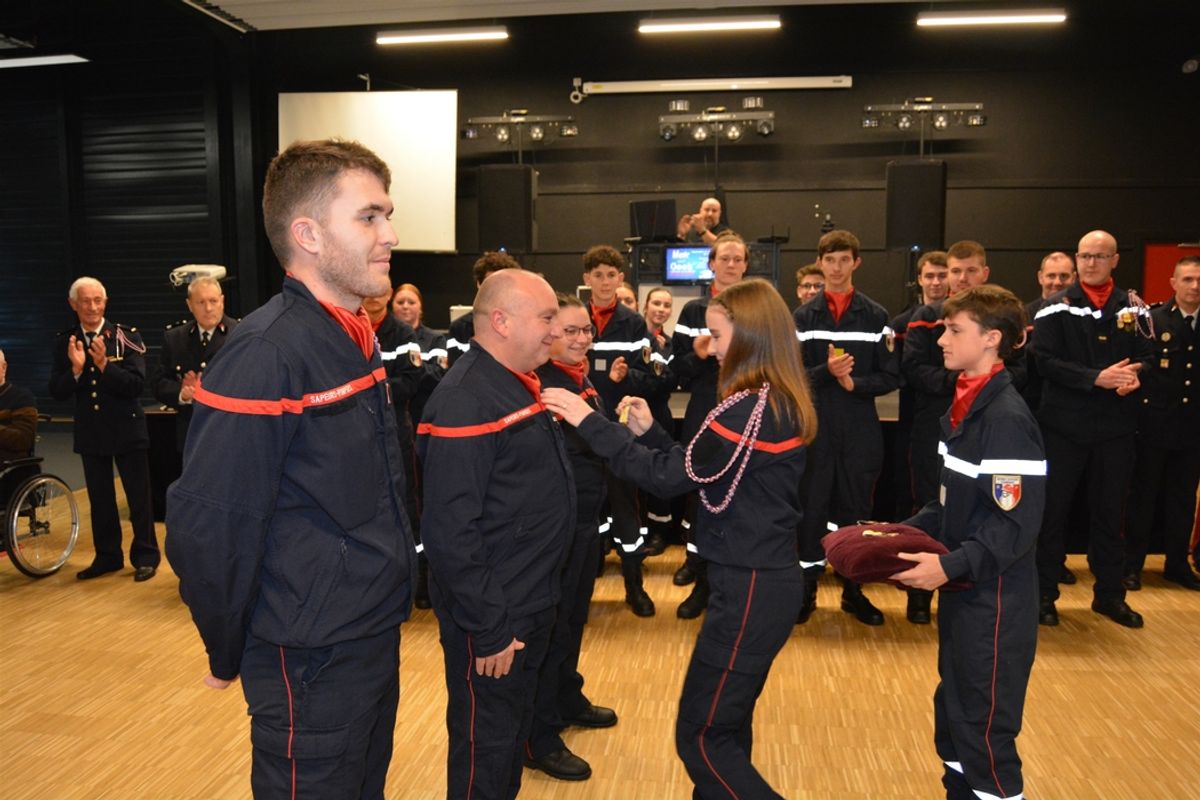 Un nouvel écusson pour les pompiers - Le Populaire du Centre
