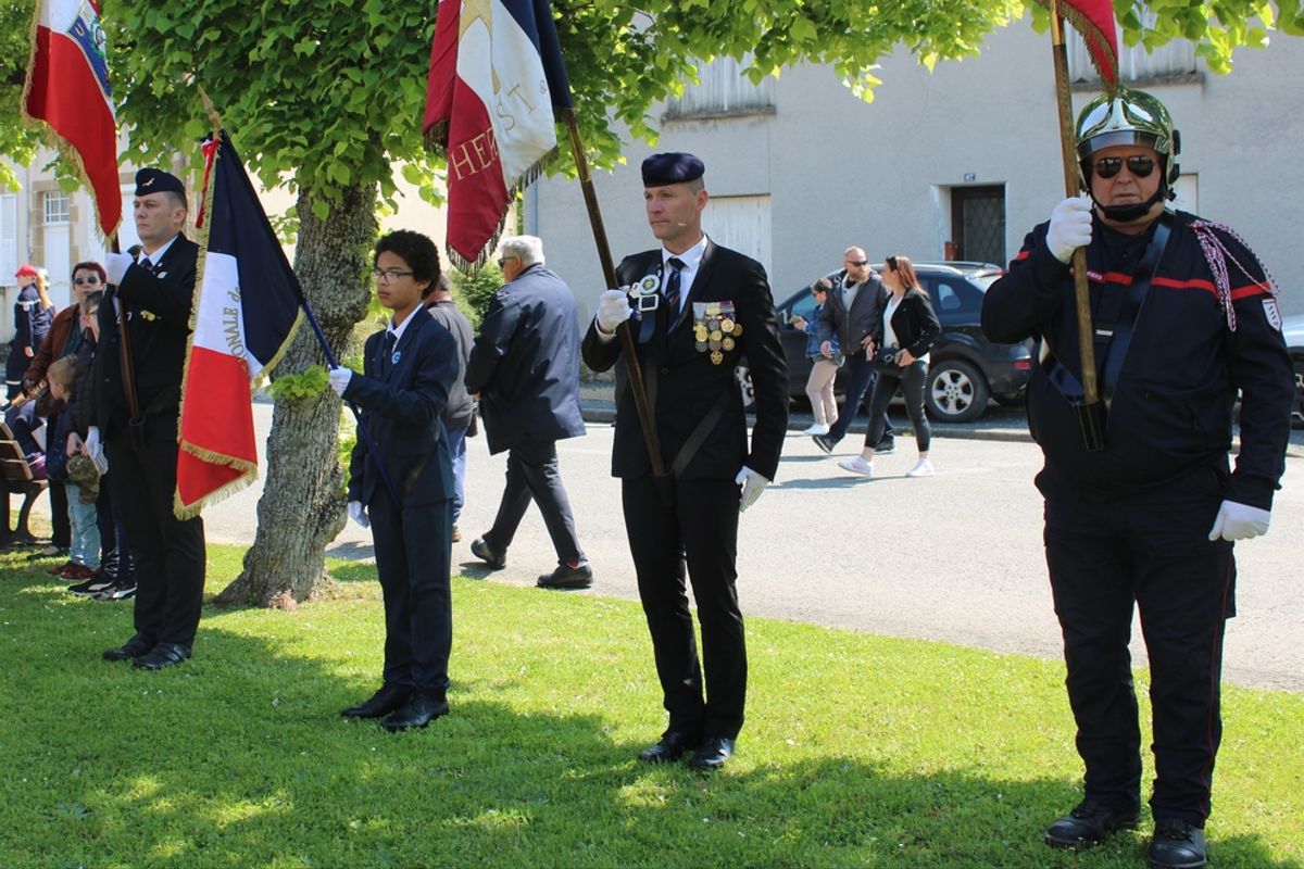 Hugo Codassé, 10 ans, est devenu porte-drapeau lors de la cérémonie du ...