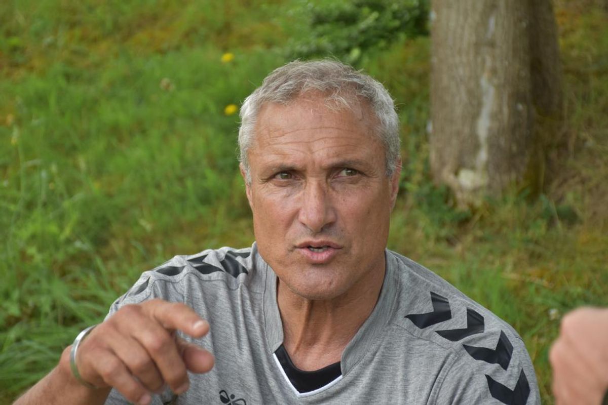 "J'ai été pris à temps..." : Bernard Casoni, l'entraîneur de l'US ...