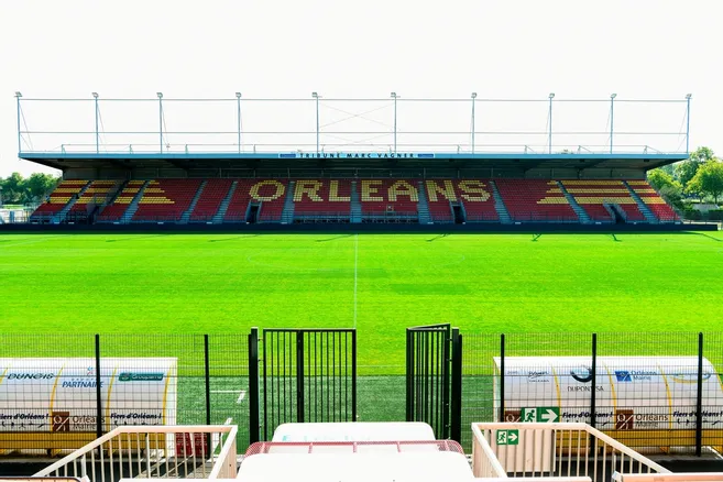 Un nouveau stade de 15.000 places, l'US Orléans et le RC Orléans en ...