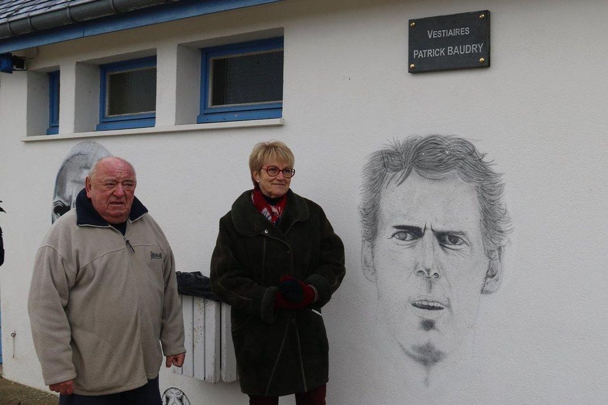 Un hommage à Patrick Aubry, au stade - La République du Centre