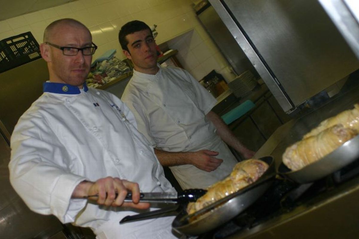 Yann Bourgeois-Faucon, chef de l’Auberge du Château, à Bully, a de ...
