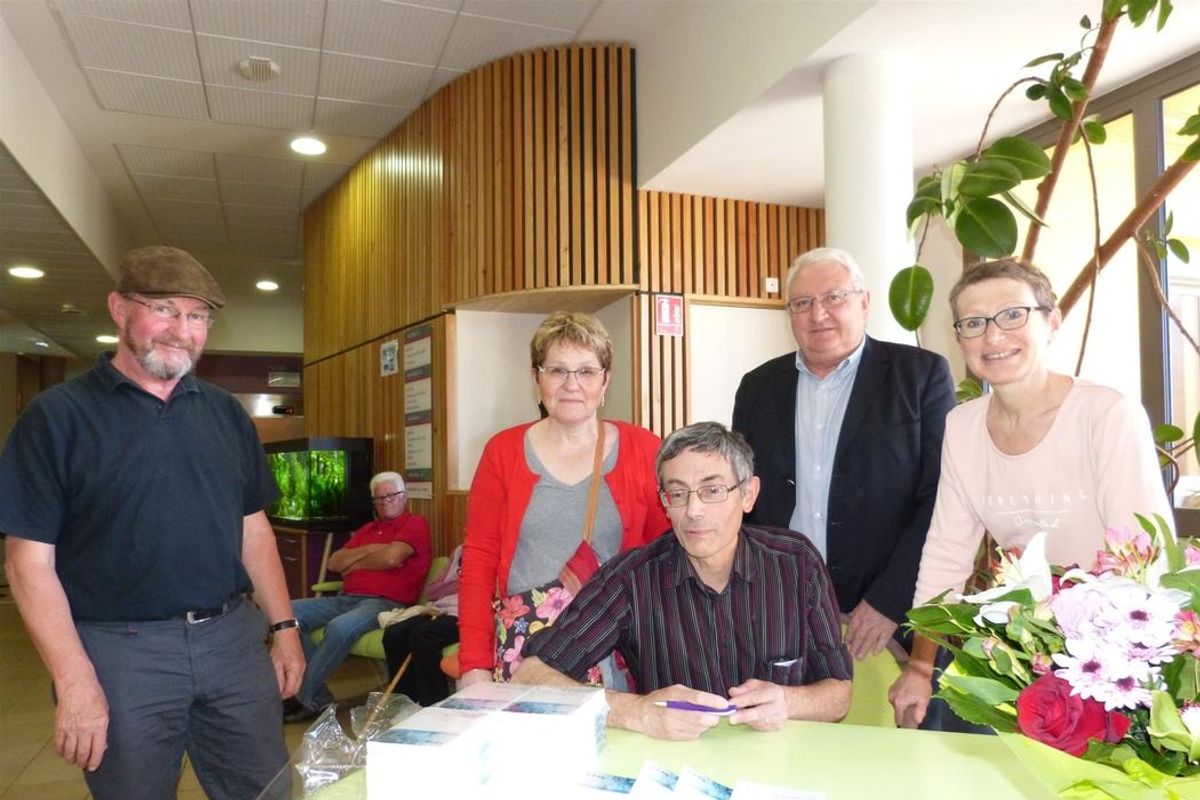 NEUVIC. Dominique Rivière a dédicacé son livre - La Montagne