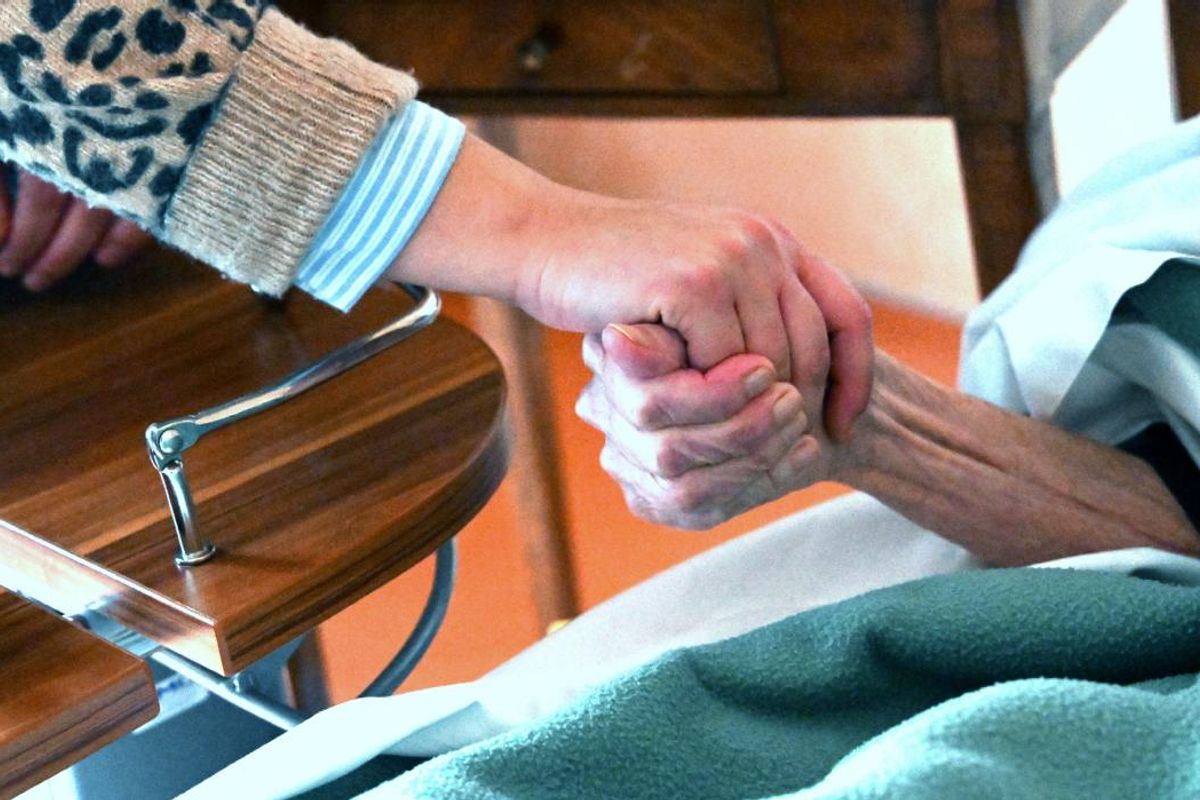 Soins palliatifs, aide à mourir : la loi sur la fin de vie victime de ...