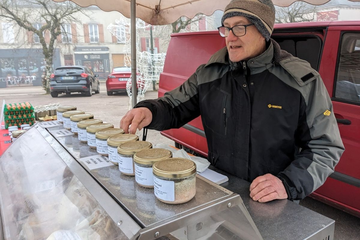 Dimanche matin, -2 °C : Denis Chatelain, le marché de Quarré à lui tout ...