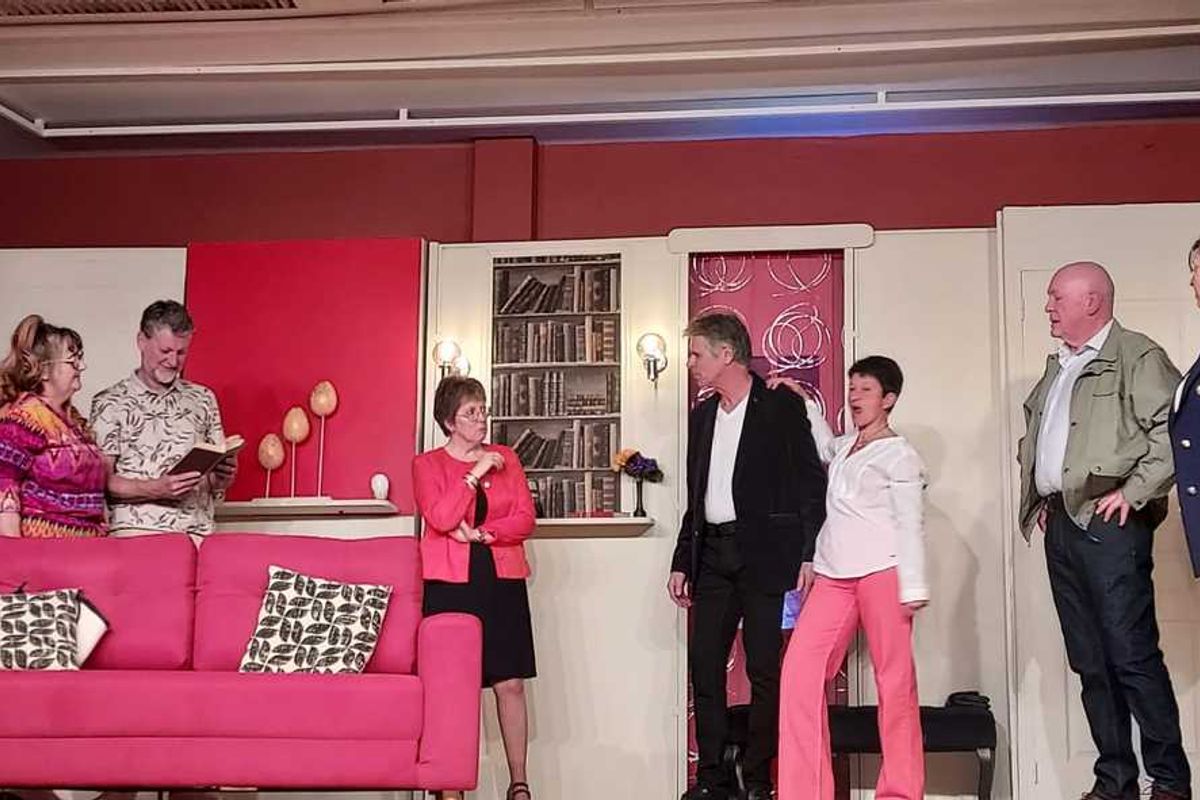 T héâtre et dîner, les deux mi-temps du MYF - La Montagne