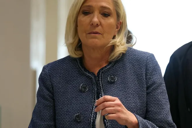 Condamnée mais pas (tout à fait) éliminée : comment Marine Le Pen ...