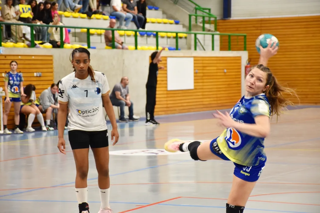 Handball : le HBCAM 63 tient sa première recrue, Léna Cratère devient ...