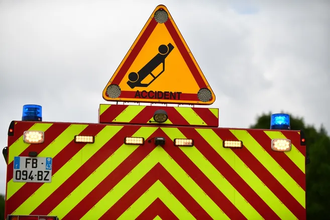 Collision entre un poids lourd et une voiture à Beine : une jeune femme hospitalisée - L'Yonne ...