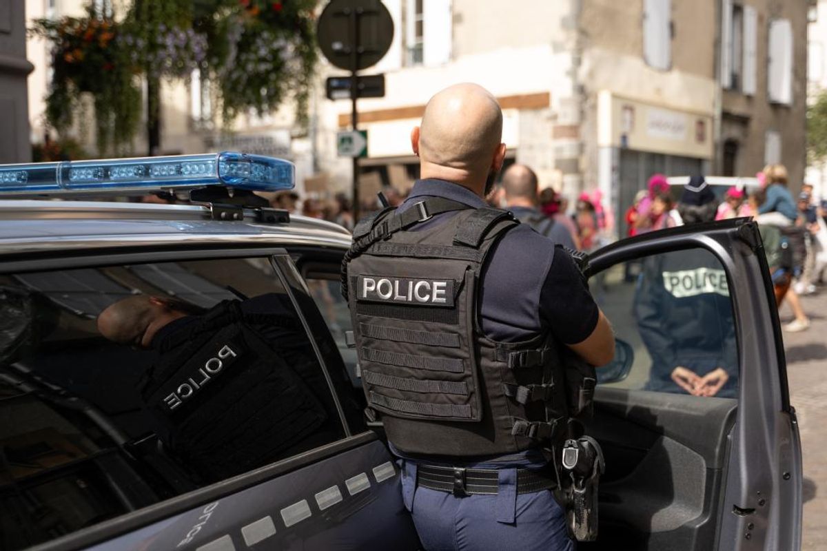 Il est soupçonné d'avoir brûlé vif son père : un homme mis en examen ...