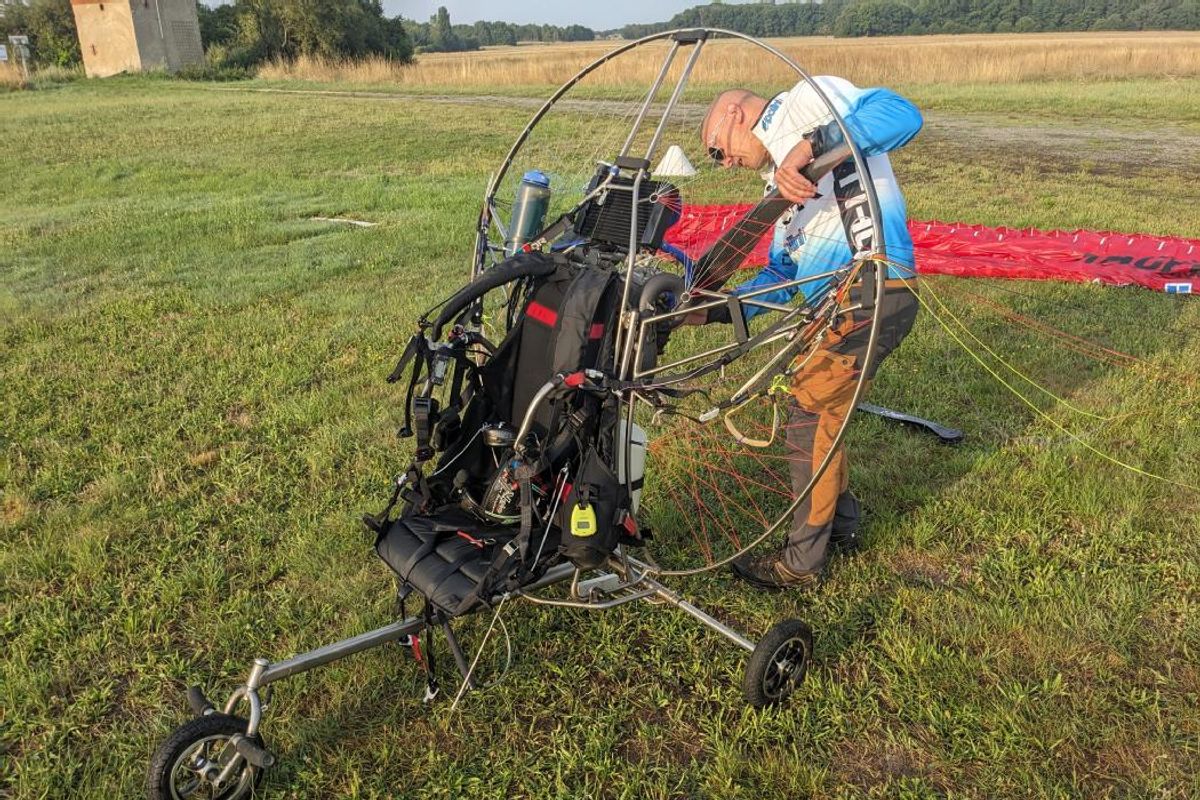Michaël Merle, le pilote de paramoteur d'Orléans, remporte trois titres de champion du monde ...