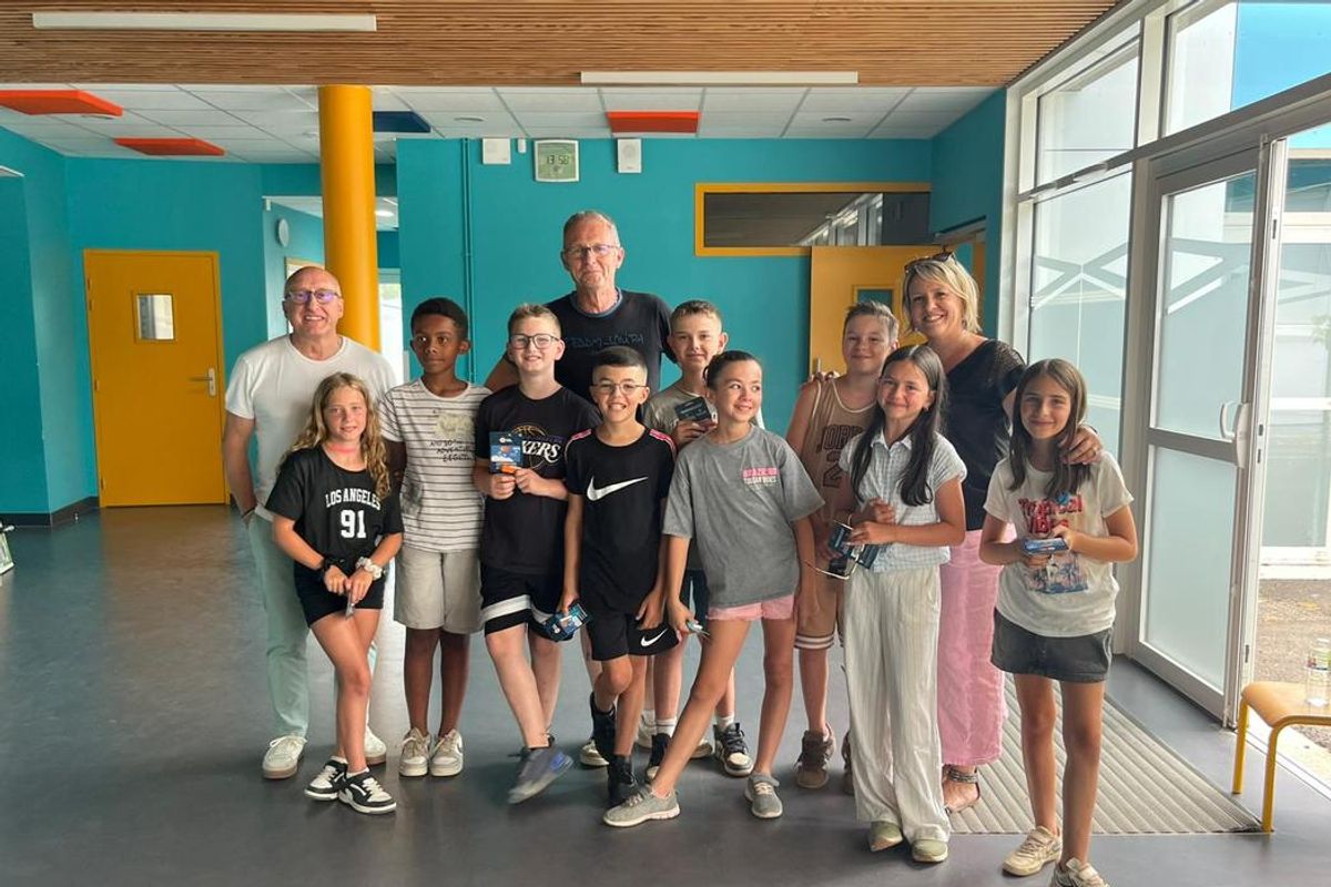 CHARMEIL. Des clés USB pour neuf élèves de CM2 - La Montagne