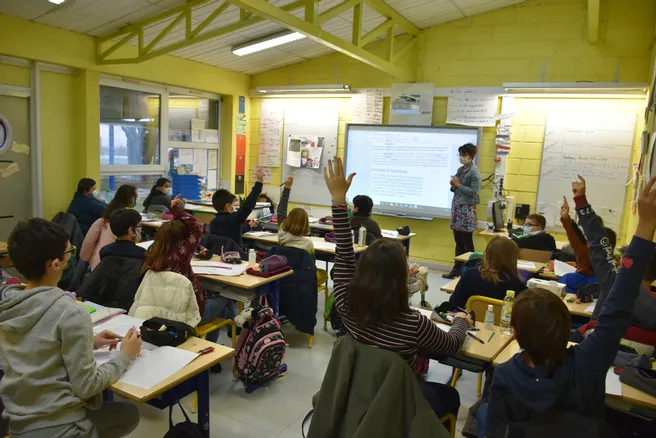 Masque, gel, cour de récré séparée... Les enseignants de l'école Pierre ...