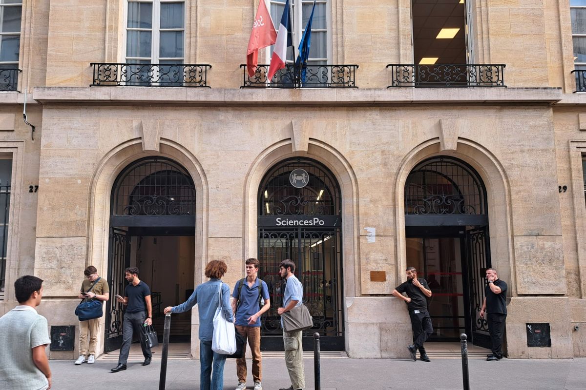 Passés par l'atelier Sciences Po du lycée Raoul-Follereau à Nevers, des ...