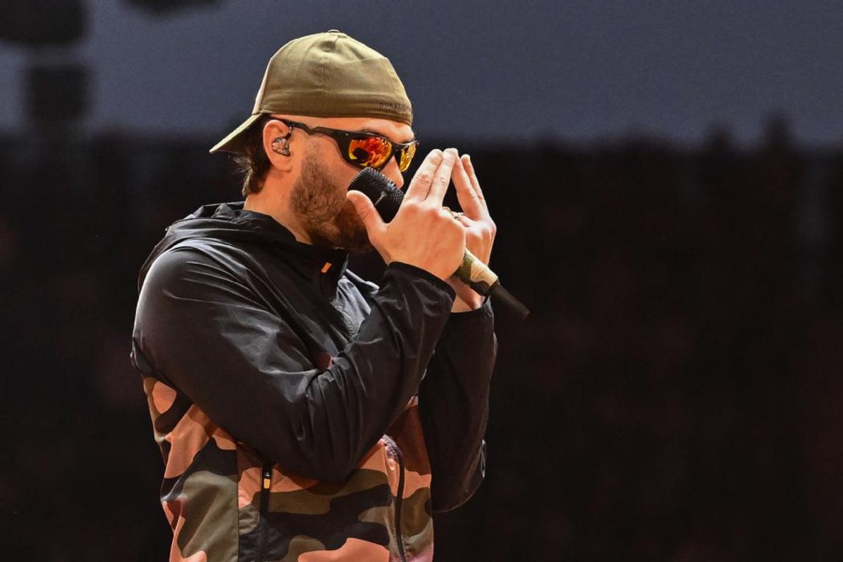 Le rappeur Jul, numéro 1 des artistes les plus écoutés en 2025, sort un ...
