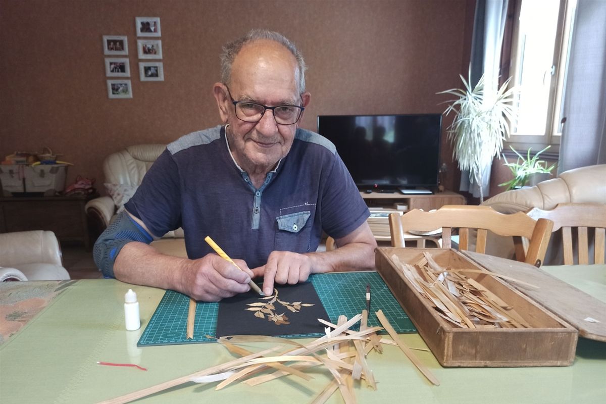 Dans son atelier en Haute-Loire, Joseph Lozano transforme la paille en ...