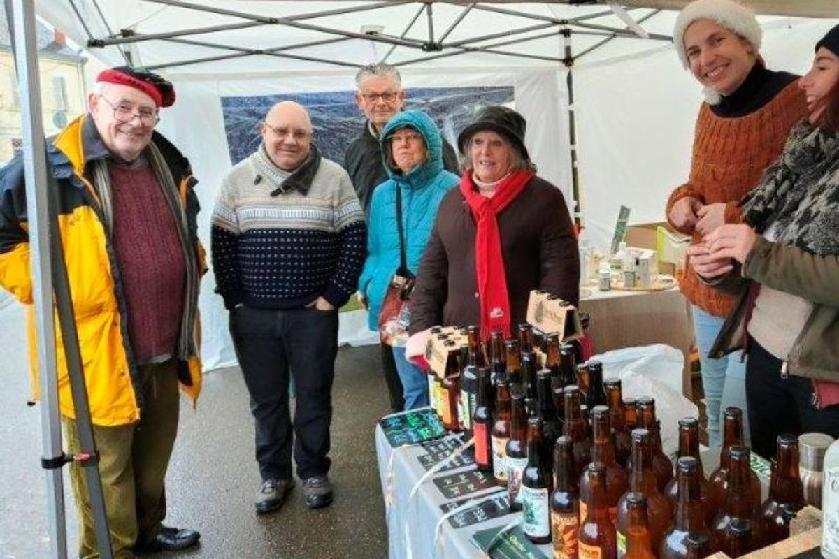 Marché de Noël de Jouet-sur-l’Aubois perturbé par la météo - Le Berry ...