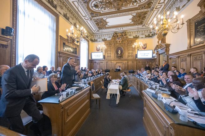 Julien Bony élu maire de Clermont-Ferrand : revivez en images le ...