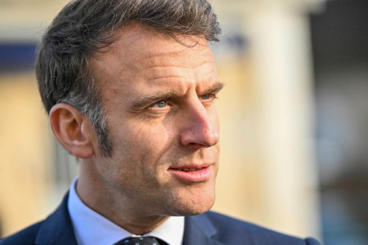 “J’ai fait de grosses erreurs”: Emmanuel Macron avoue avoir eu “trop ...