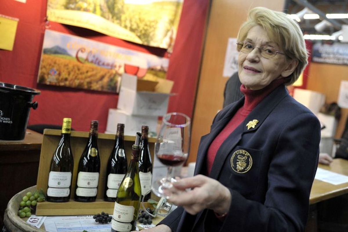 Depuis vingt ans, Jacky Bonnet, conseille les visiteurs du salon ...