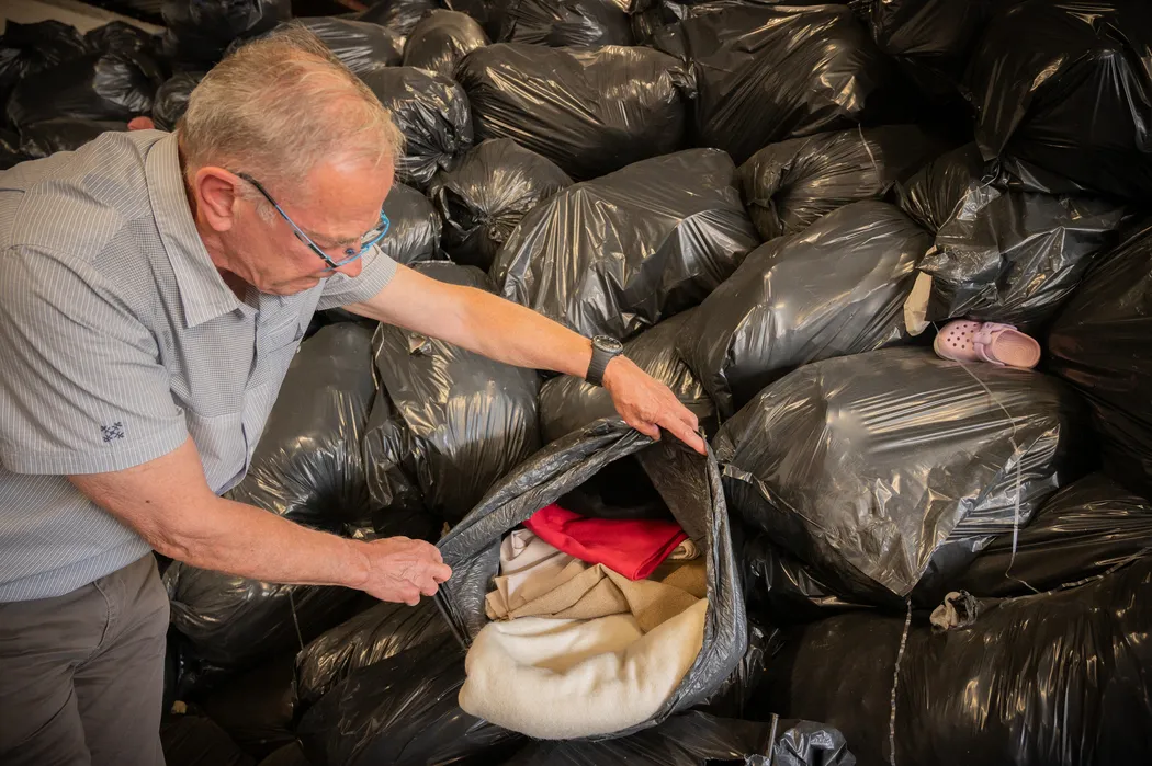 Le cri d'alarme des acteurs de la filière de collecte, tri et valorisation des textiles dans le ...