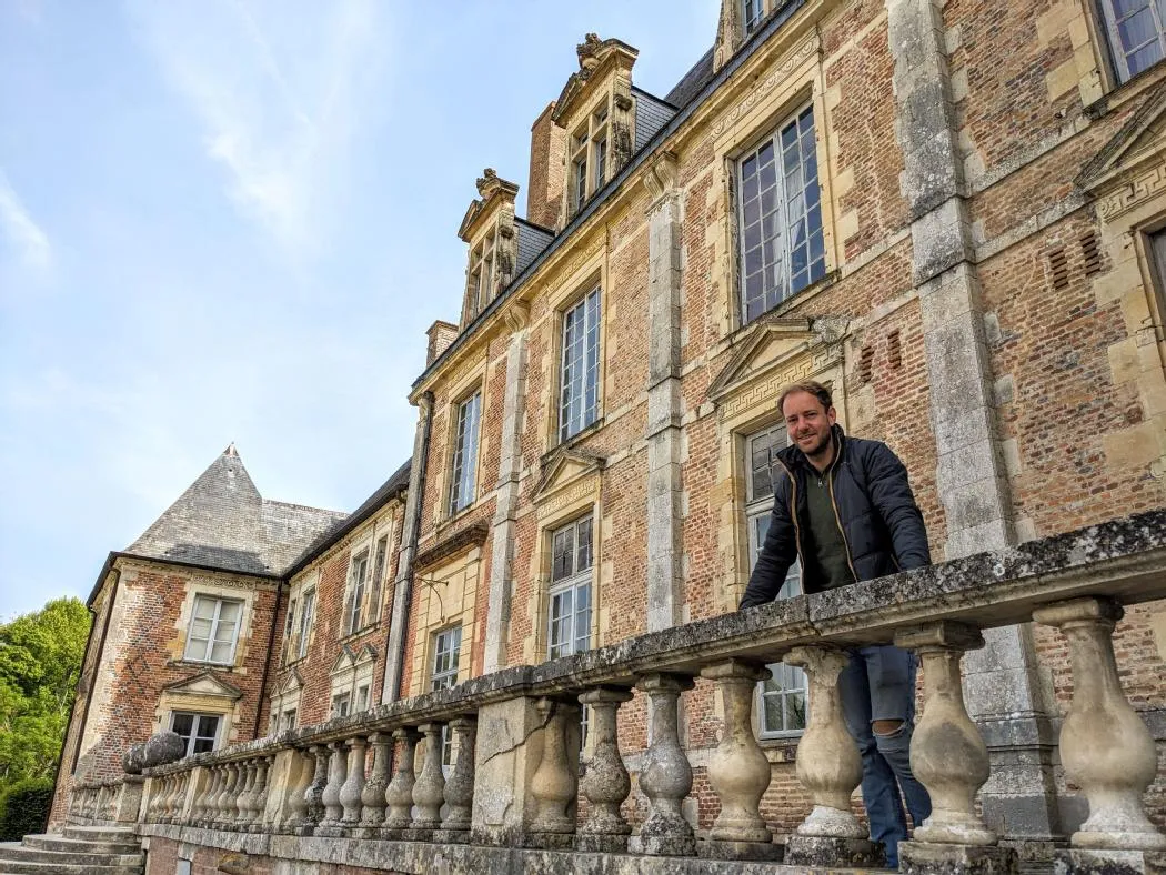Ils collectionnent les châteaux en France : l'étonnante histoire de la ...