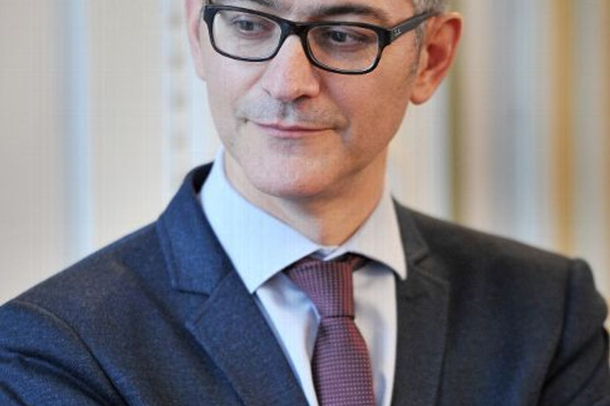 Emmanuel Baffour, sous-préfet de l’arrondissement de Châteaudun, fait ...