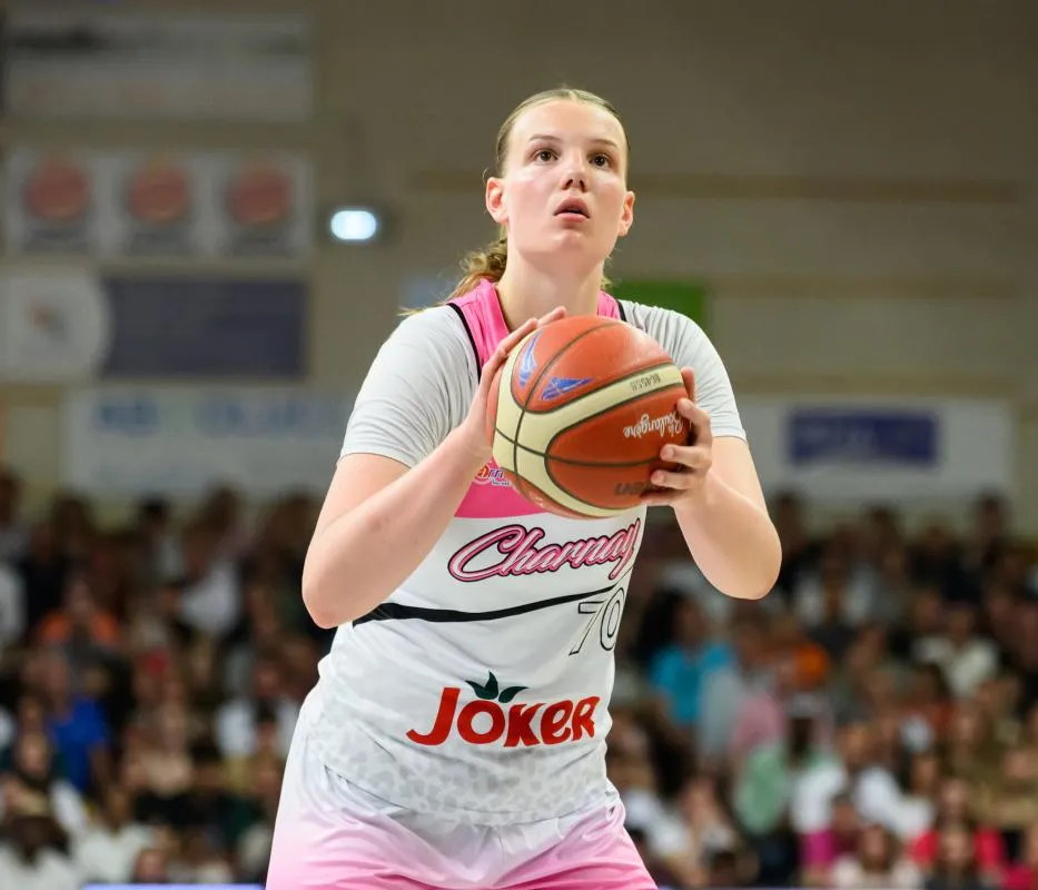Claire Dalstra attaque l'Euro basket U18 avec les Bleues, Stéphane ...