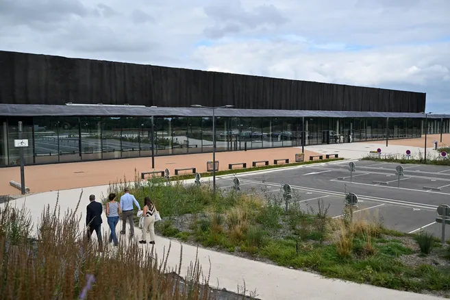 Le projet de parc des expositions en plein air sur le site de L'Illiade, à Chartres, crée des ...