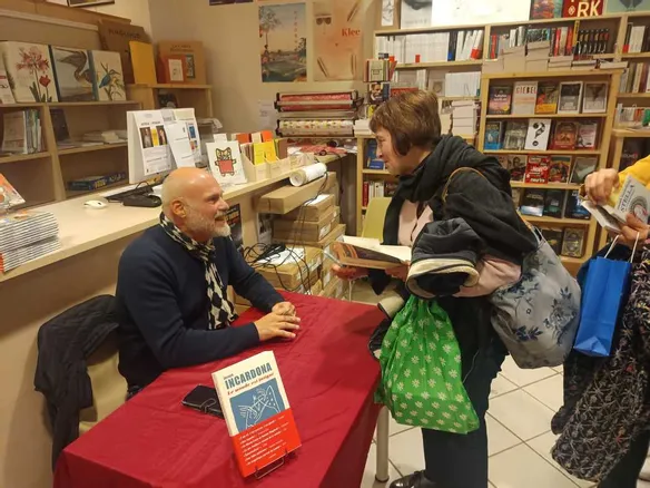 En lice pour le Prix Fémina, Joseph Incardona était venu à la librairie ...