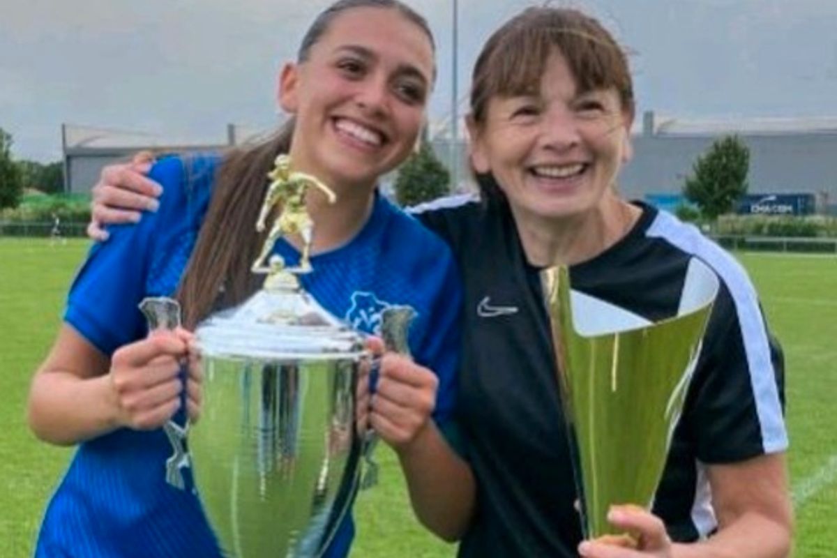 DAVAYAT. Mère et fille partagent le beau jeu et les trophées - La Montagne