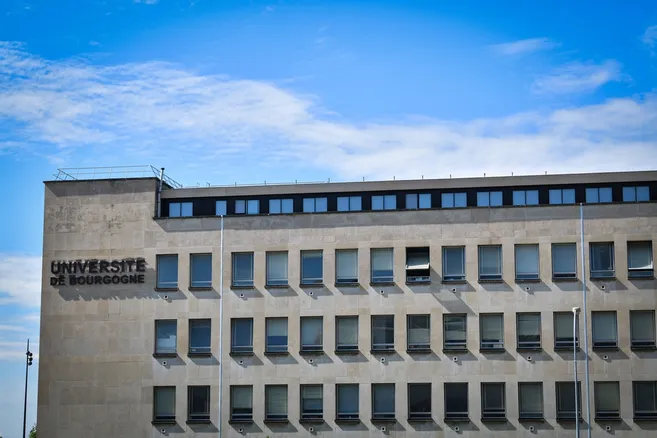 À Dijon, l'université Bourgogne Europe monte sur le podium des ...