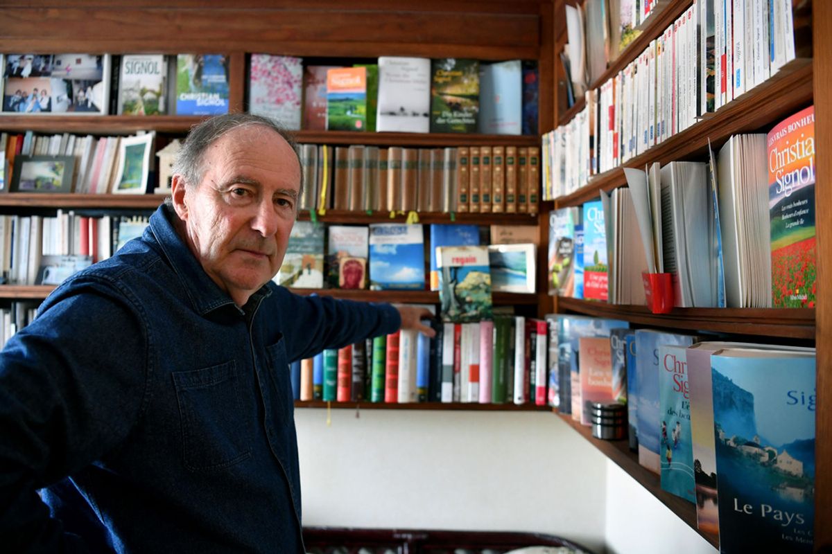 40 ans d'édition et 15 millions de livres vendus : Christian Signol, l ...