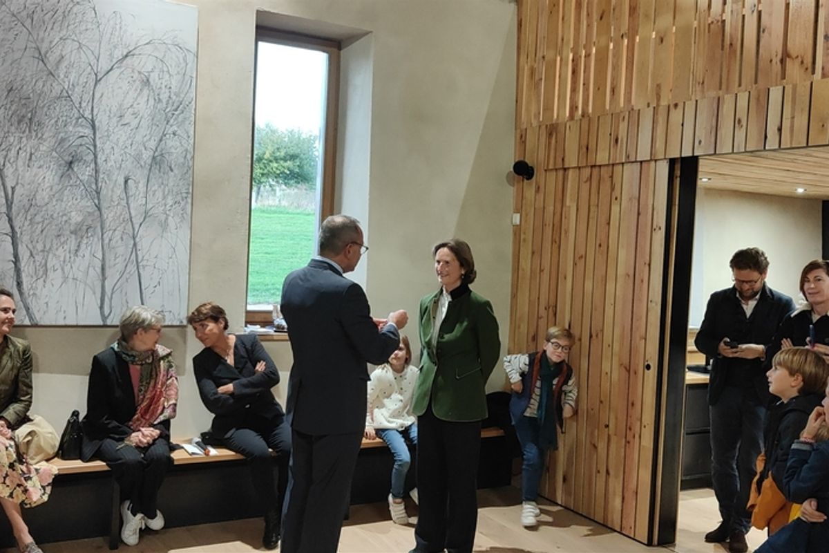 Mme Hurstel, chevalier des Arts et des lettres - Le Pays Roannais