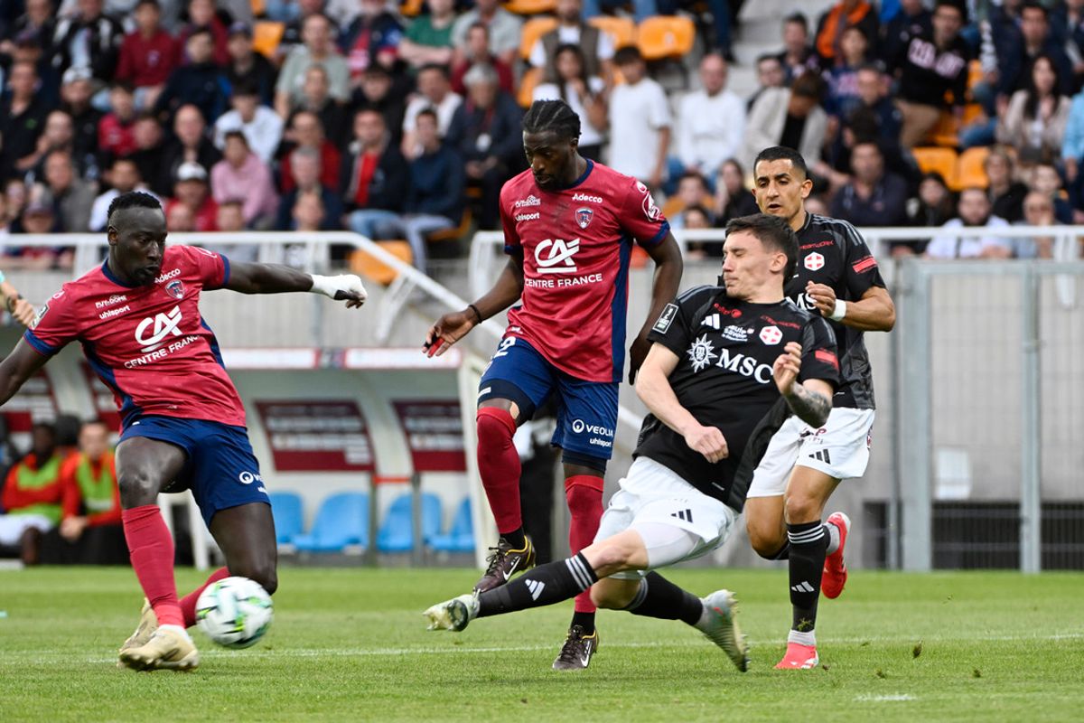 Ligue 2 : enfin la victoire, 3 buts marqués, la place de barragiste ...