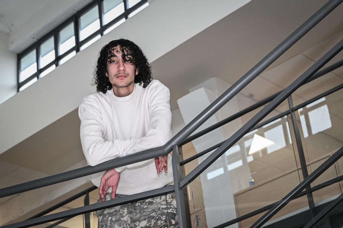 "Petit génie", un duo avec Gims, qui est Lossa, ce jeune chanteur de ...