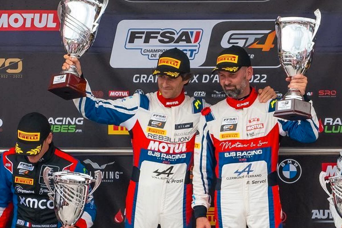 Le pilote clermontois Rudy Servol (Alpine A110) entrevoit le titre ...