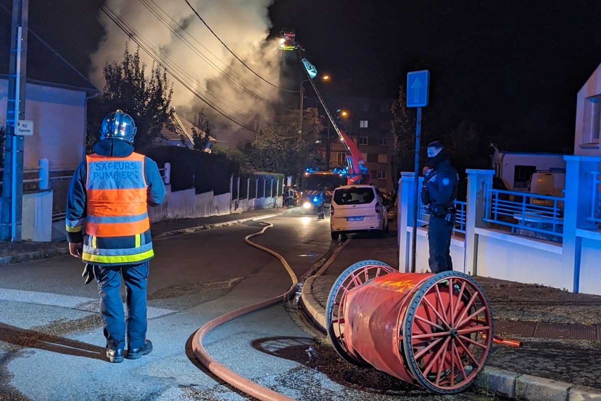 Un pavillon en feu, rue Papavoine à Dreux : la famille sera relogée - L ...