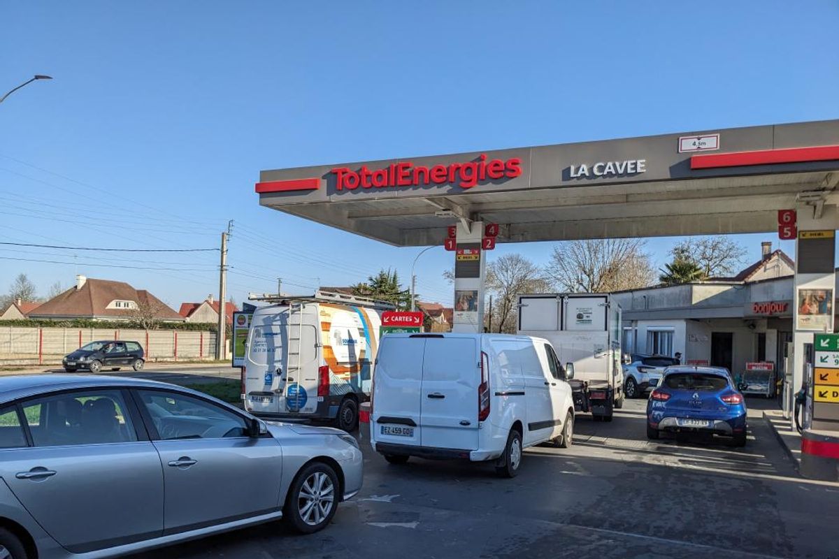 Carburant : vers la fin du plafonnement du prix de l'essence dans les ...