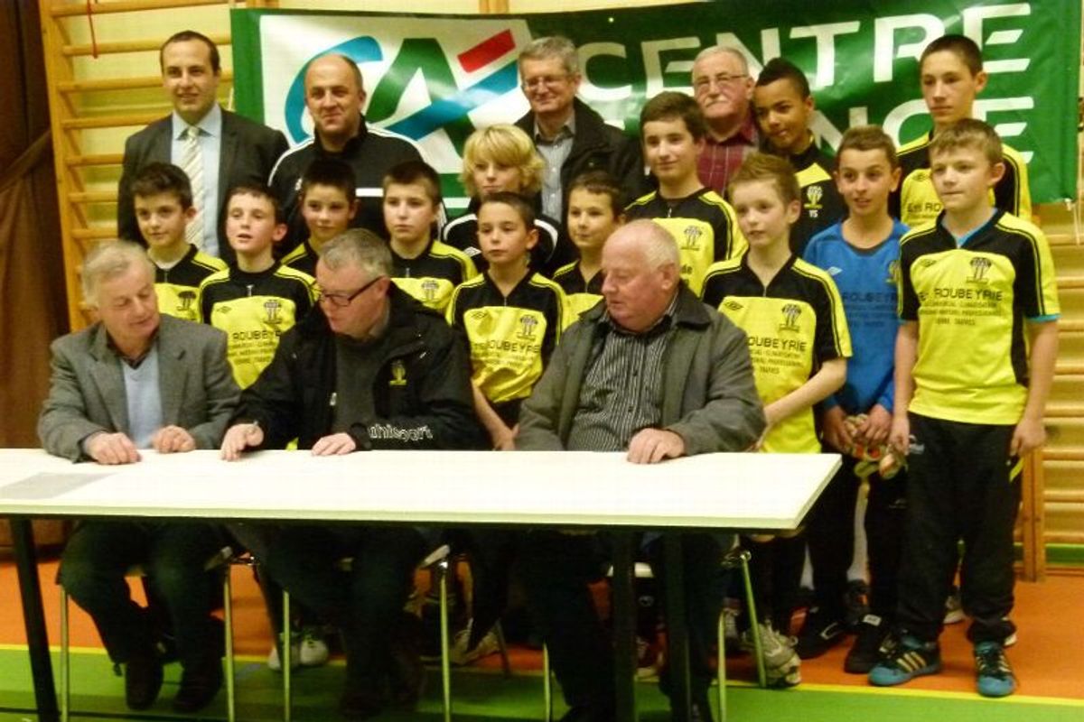 RIOM ES MONTAGNES. Le Crédit Agricole partenaire de l’entente Stade ...