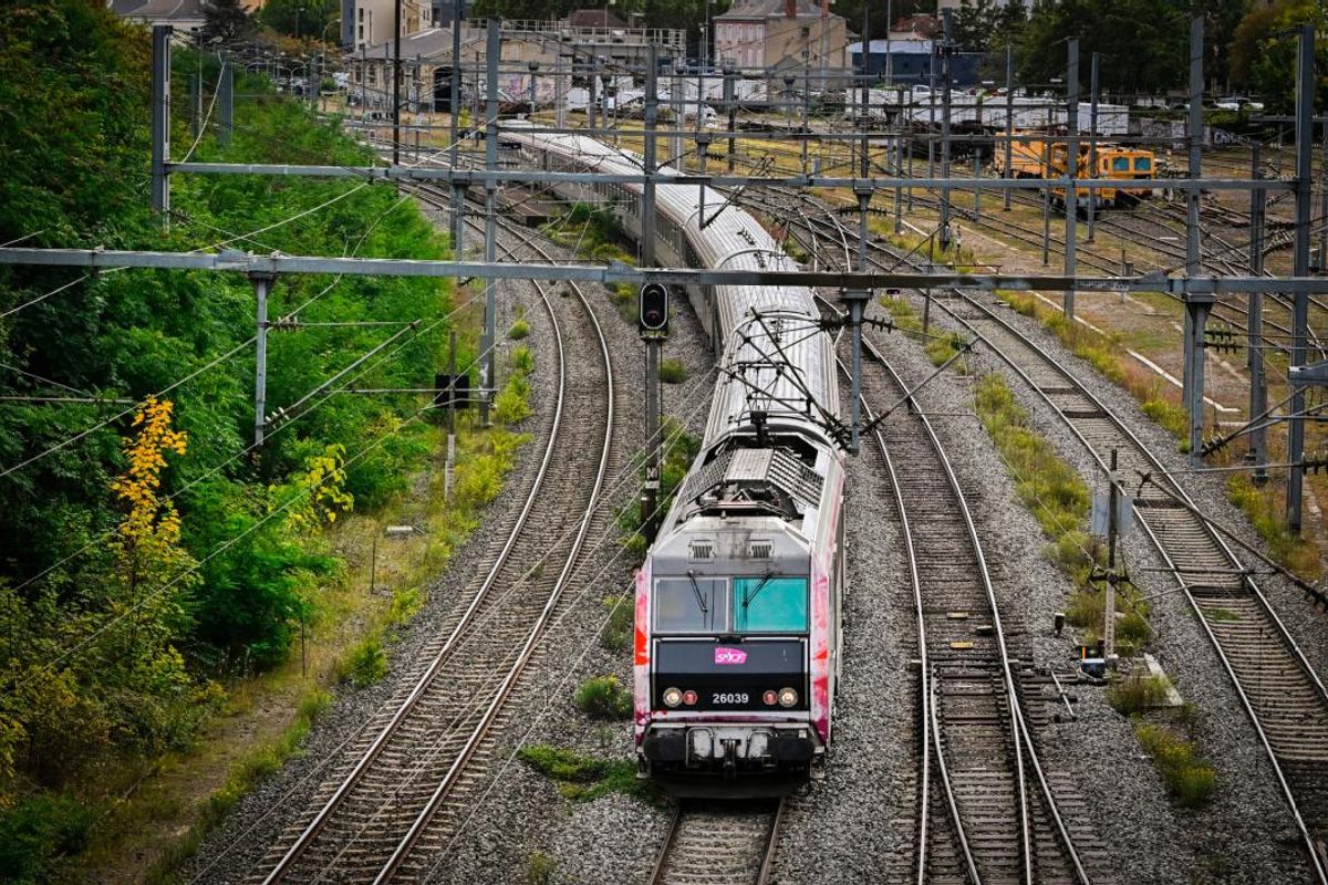Pétition pour un train Clermont-Paris en 2 h 30 : déjà plus de 1.600 ... Pétition pour un train Clermont-Paris en 2 h 30 : déjà plus de 1.600 ...