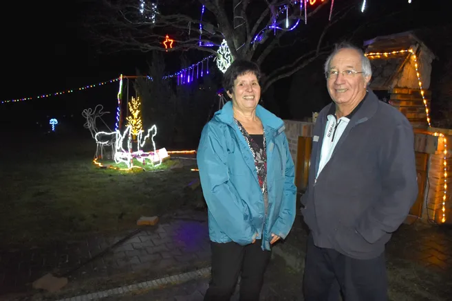 Enguirlander leur propriété pour le plus grand plaisir des passants, c ...