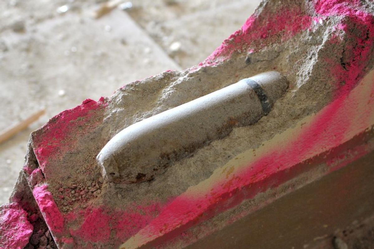 Des obus et une grenade dans un logement, des brebis tuées, des bijoux ...