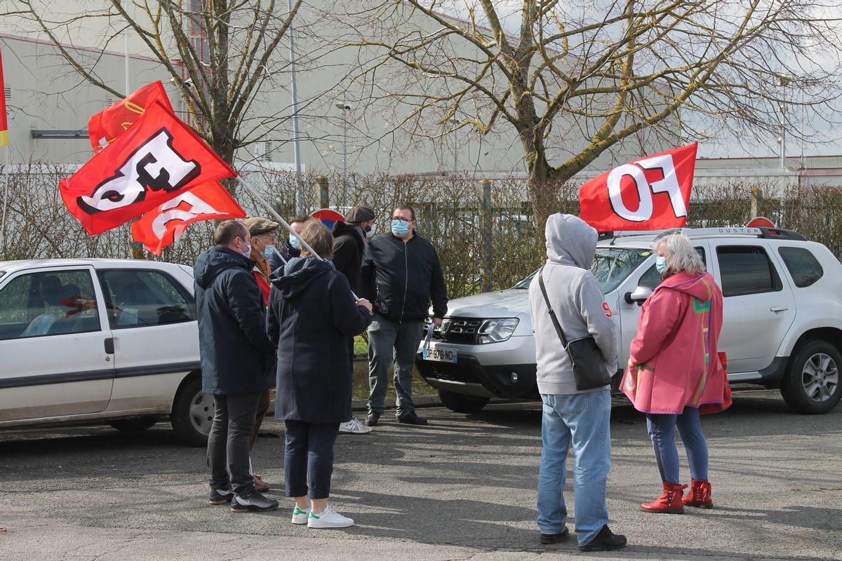 Manifestation devant Sophartex à Vernouillet : ce que la direction du ...