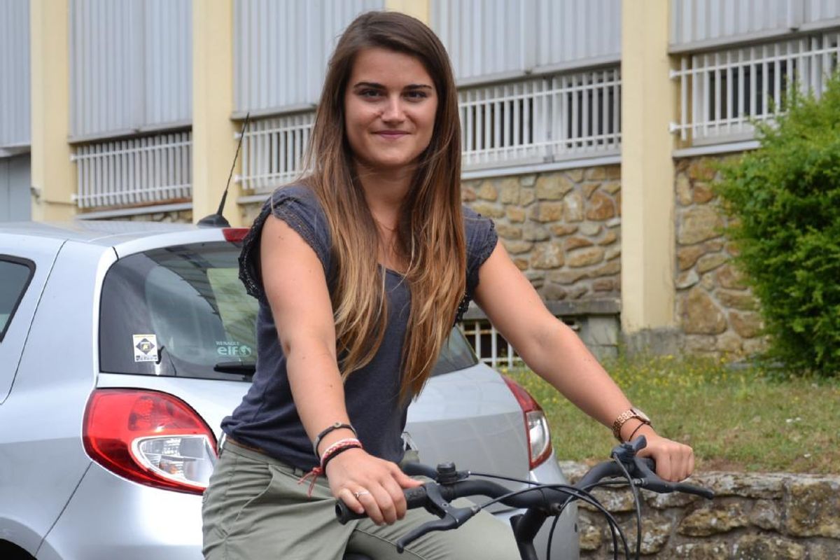 Pauline Beillard sur la caravane avec McCain - Le Berry Républicain