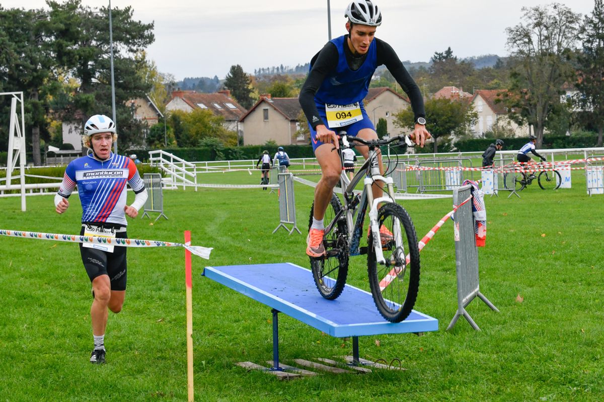 Benoît David et Hugo Delbos basculent en tête sur le format S du Bike ...