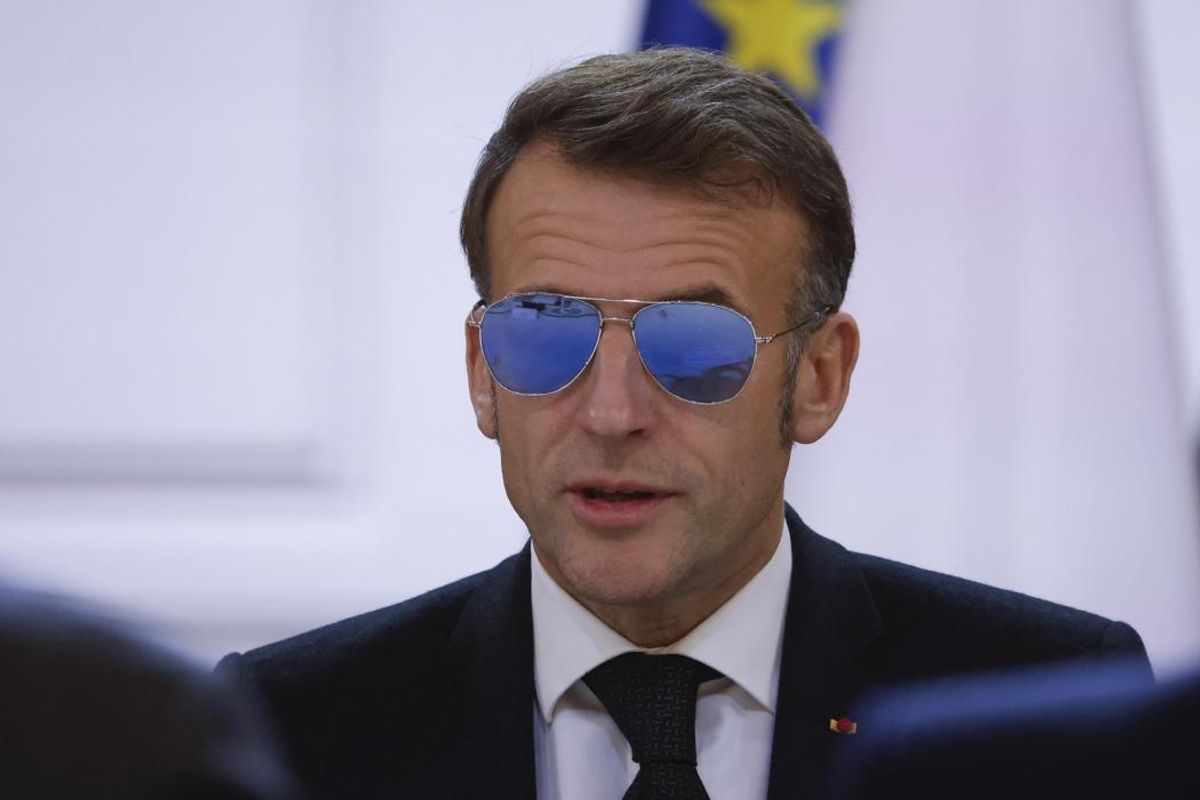 "Vous allez me subir ainsi" : Emmanuel Macron se présente avec des ...